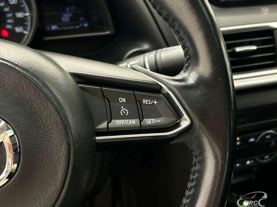 Red Mazda 3 2017 in Vilnius, with an engine capacity of 2.00 L and mileage of 90 thousand km for 8500 €, photo 16 on AUTOMOTO.COM.LV
