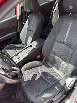 Sarkans Mazda 3 2018 Kauņa, ar dzinēja tilpumu 2.00 L un nobraukumu 100 tūkst. km par 12900 €, foto 3 vietnē AUTOMOTO.COM.LV