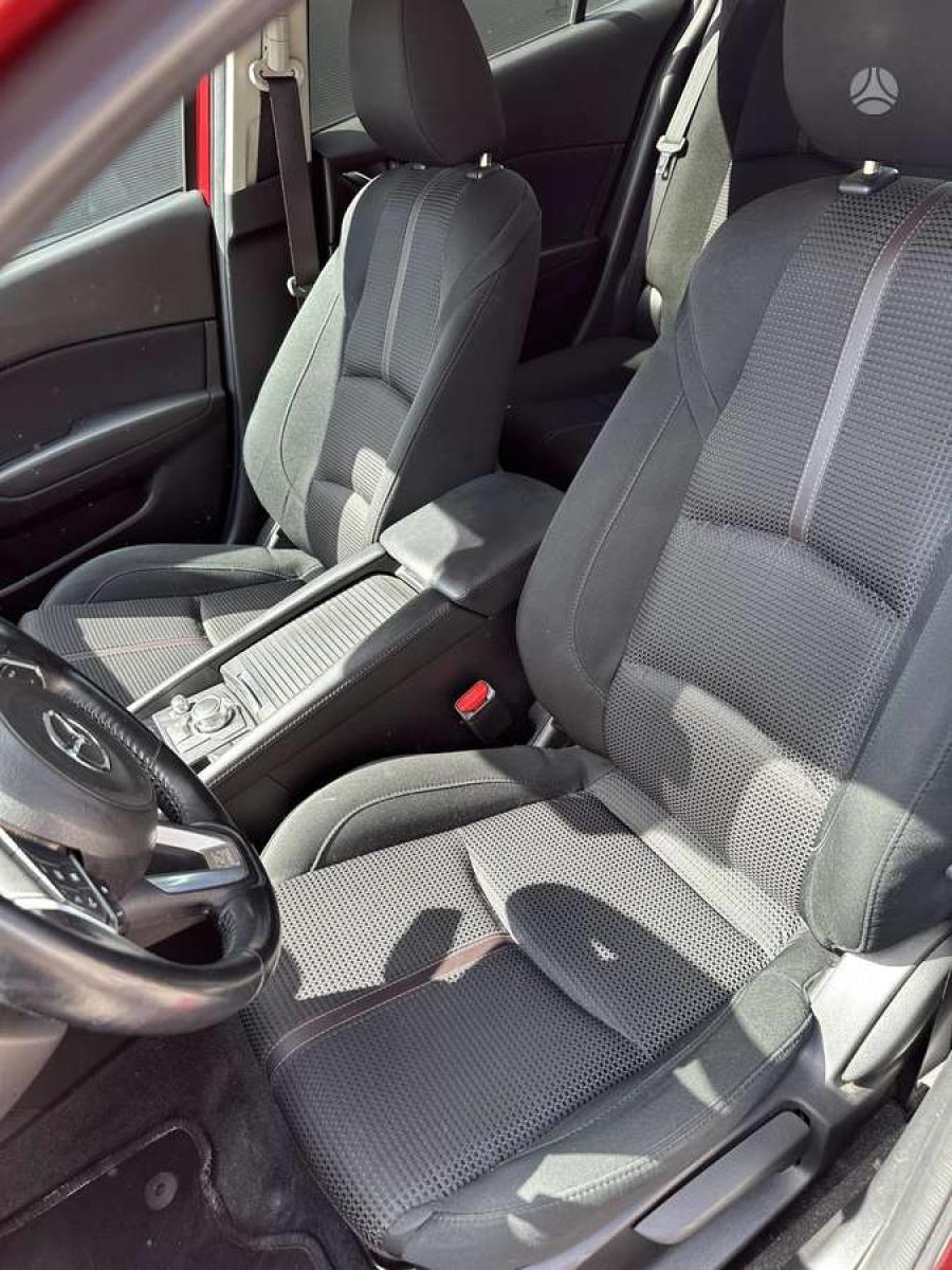 Sarkans Mazda 3 2018 Kauņa, ar dzinēja tilpumu 2.00 L un nobraukumu 100 tūkst. km par 12900 €, foto 3 vietnē AUTOMOTO.COM.LV