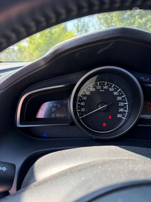Sarkans Mazda 3 2019 Viļņa, ar dzinēja tilpumu 2.00 L un nobraukumu 122 tūkst. km par 18200 €, foto 5 vietnē AUTOMOTO.COM.LV