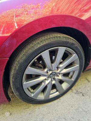 Red Mazda 3 2019 in Vilnius, with an engine capacity of 2.00 L and mileage of 52 thousand km for 23666 €, photo 8 on AUTOMOTO.COM.LV