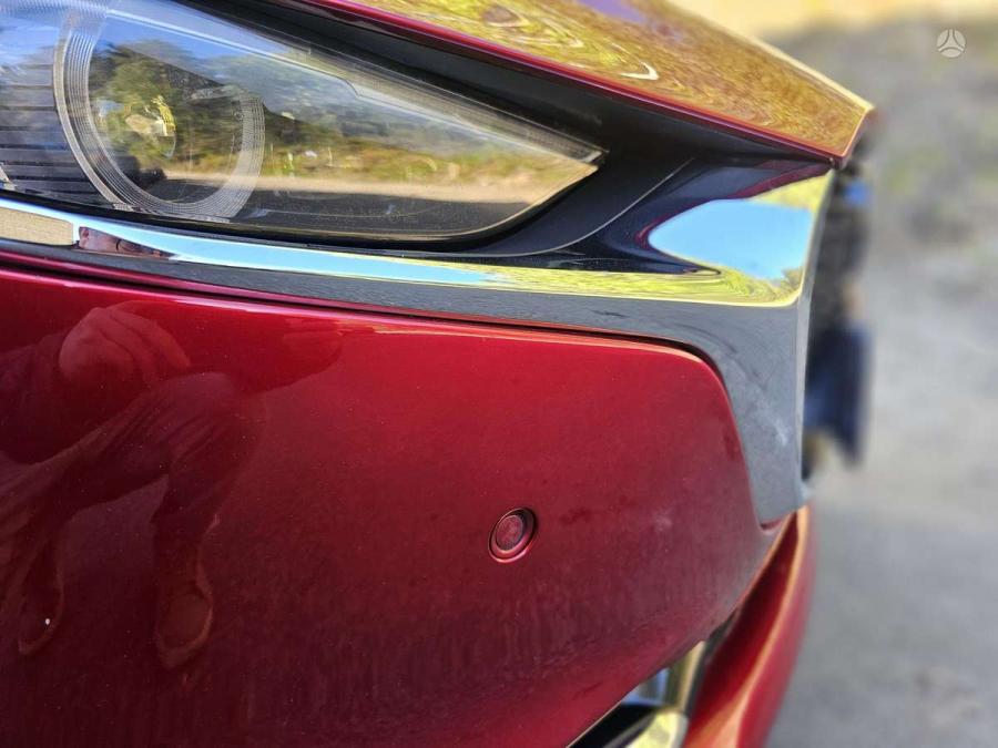 Red Mazda 3 2019 in Vilnius, with an engine capacity of 2.00 L and mileage of 52 thousand km for 23666 €, photo 9 on AUTOMOTO.COM.LV