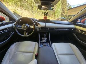 Red Mazda 3 2019 in Vilnius, with an engine capacity of 2.00 L and mileage of 52 thousand km for 23666 €, photo 19 on AUTOMOTO.COM.LV