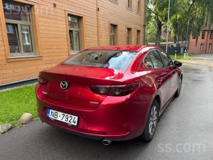 Красный Мазда 3 2022 в Рига, объемом двигателя 2.00 л и пробегом 67 тыс. км за 18000 €, фото 3 на AUTOMOTO.COM.LV