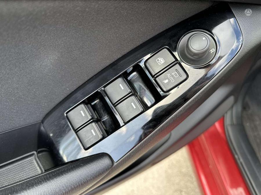 Mazda 3 2018 in Klaipeda, with an engine capacity of 2.00 L and mileage of 113 thousand km for 12900 €, photo 12 on AUTOMOTO.COM.LV