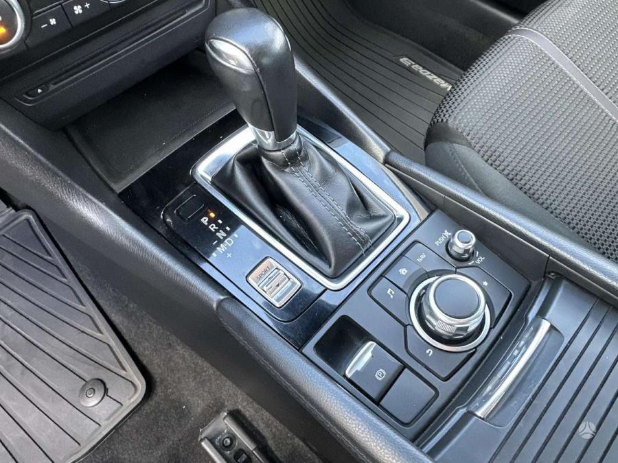 Mazda 3 2018 in Klaipeda, with an engine capacity of 2.00 L and mileage of 113 thousand km for 12900 €, photo 18 on AUTOMOTO.COM.LV