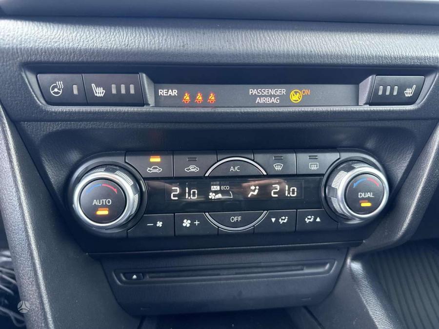Mazda 3 2018 in Klaipeda, with an engine capacity of 2.00 L and mileage of 113 thousand km for 12900 €, photo 19 on AUTOMOTO.COM.LV