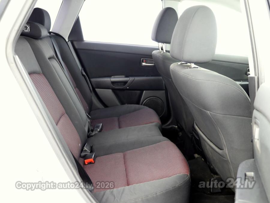 Белый Мазда 3 2006 в Таллин, объемом двигателя 1.60 л и пробегом 215 тыс. км за 1599 €, фото 8 на AUTOMOTO.COM.LV