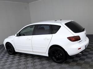 Balts Mazda 3 2006 Tallina, ar dzinēja tilpumu 1.60 L un nobraukumu 215 tūkst. km par 1599 €, foto 5 vietnē AUTOMOTO.COM.LV