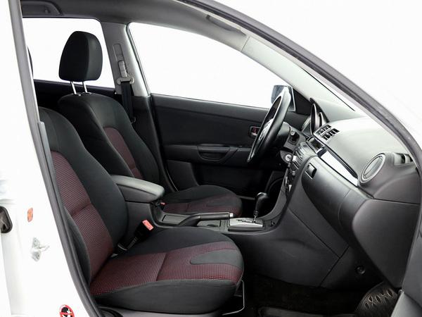 White Mazda 3 2006 in Tallinn, with an engine capacity of 1.60 L and mileage of 215 thousand km for 1599 €, photo 6 on AUTOMOTO.COM.LV