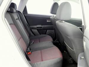Balts Mazda 3 2006 Tallina, ar dzinēja tilpumu 1.60 L un nobraukumu 215 tūkst. km par 1599 €, foto 8 vietnē AUTOMOTO.COM.LV