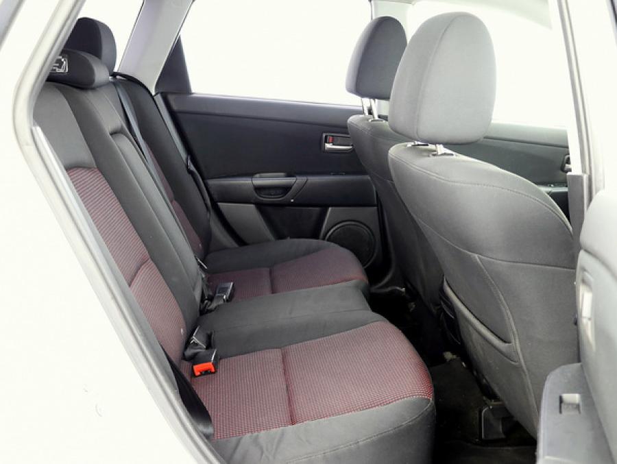 Balts Mazda 3 2006 Tallina, ar dzinēja tilpumu 1.60 L un nobraukumu 215 tūkst. km par 1599 €, foto 8 vietnē AUTOMOTO.COM.LV