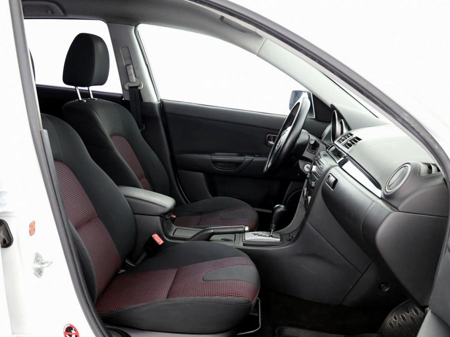 Balts Mazda 3 2006 Tallina, ar dzinēja tilpumu 1.60 L un nobraukumu 215 tūkst. km par 1599 €, foto 15 vietnē AUTOMOTO.COM.LV