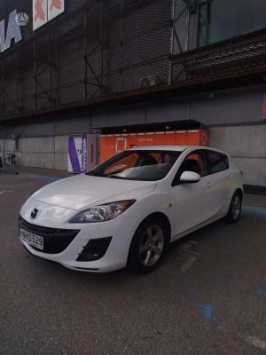 White Mazda 3 2010 in Kaunas, with an engine capacity of 1.56 L and mileage of 315 thousand km for 2400 €, photo 3 on AUTOMOTO.COM.LV