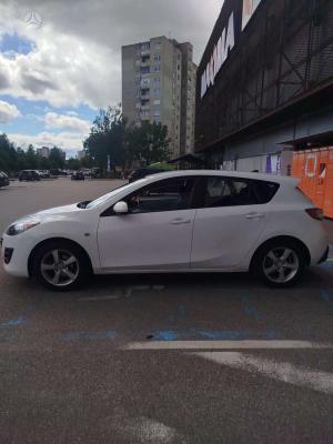 White Mazda 3 2010 in Kaunas, with an engine capacity of 1.56 L and mileage of 315 thousand km for 2400 €, photo 4 on AUTOMOTO.COM.LV