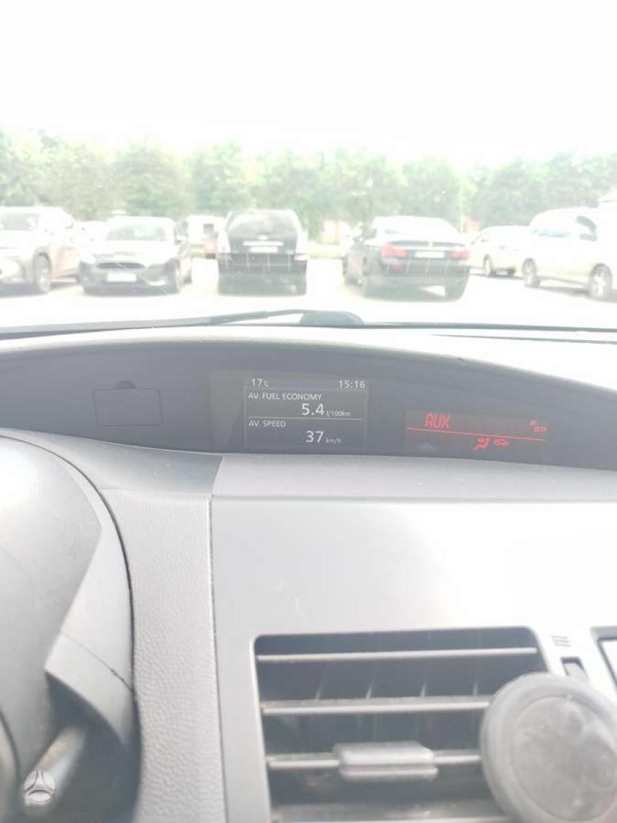 White Mazda 3 2010 in Kaunas, with an engine capacity of 1.56 L and mileage of 315 thousand km for 2400 €, photo 11 on AUTOMOTO.COM.LV