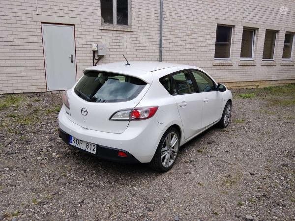 White Mazda 3 2010 in Panevezys, with an engine capacity of 1.60 L and mileage of 256 thousand km for 1450 €, photo 3 on AUTOMOTO.COM.LV
