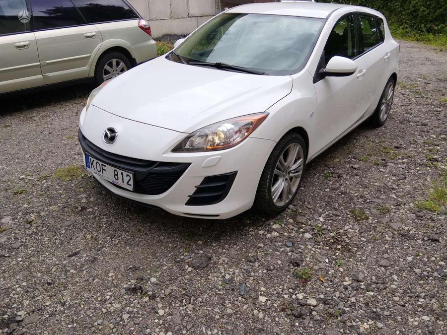White Mazda 3 2010 in Panevezys, with an engine capacity of 1.60 L and mileage of 256 thousand km for 1450 €, photo 5 on AUTOMOTO.COM.LV