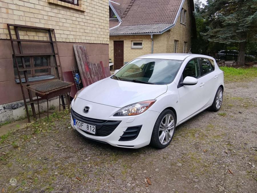 White Mazda 3 2010 in Panevezys, with an engine capacity of 1.60 L and mileage of 256 thousand km for 1450 €, photo 10 on AUTOMOTO.COM.LV