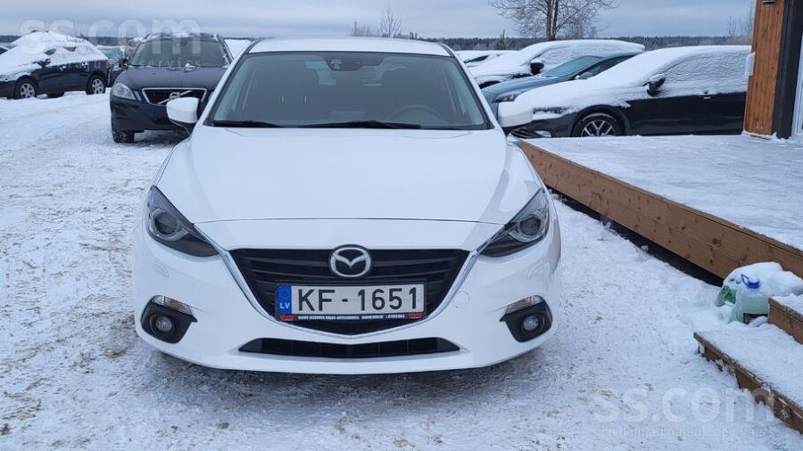 White Mazda 3 2014 in Riga, with an engine capacity of 2.00 L and mileage of 120 thousand km for 7500 €, photo 2 on AUTOMOTO.COM.LV