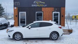White Mazda 3 2014 in Riga, with an engine capacity of 2.00 L and mileage of 120 thousand km for 7500 €, photo 4 on AUTOMOTO.COM.LV