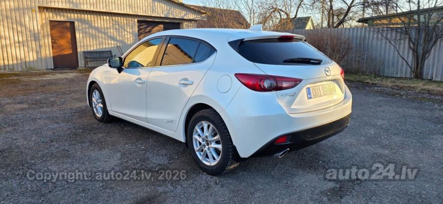 White Mazda 3 2014 in Johvi, with an engine capacity of 1.50 L and mileage of 168 thousand km for 6700 €, photo 2 on AUTOMOTO.COM.LV