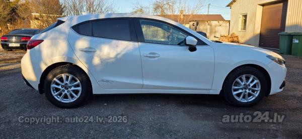 White Mazda 3 2014 in Johvi, with an engine capacity of 1.50 L and mileage of 168 thousand km for 6700 €, photo 5 on AUTOMOTO.COM.LV