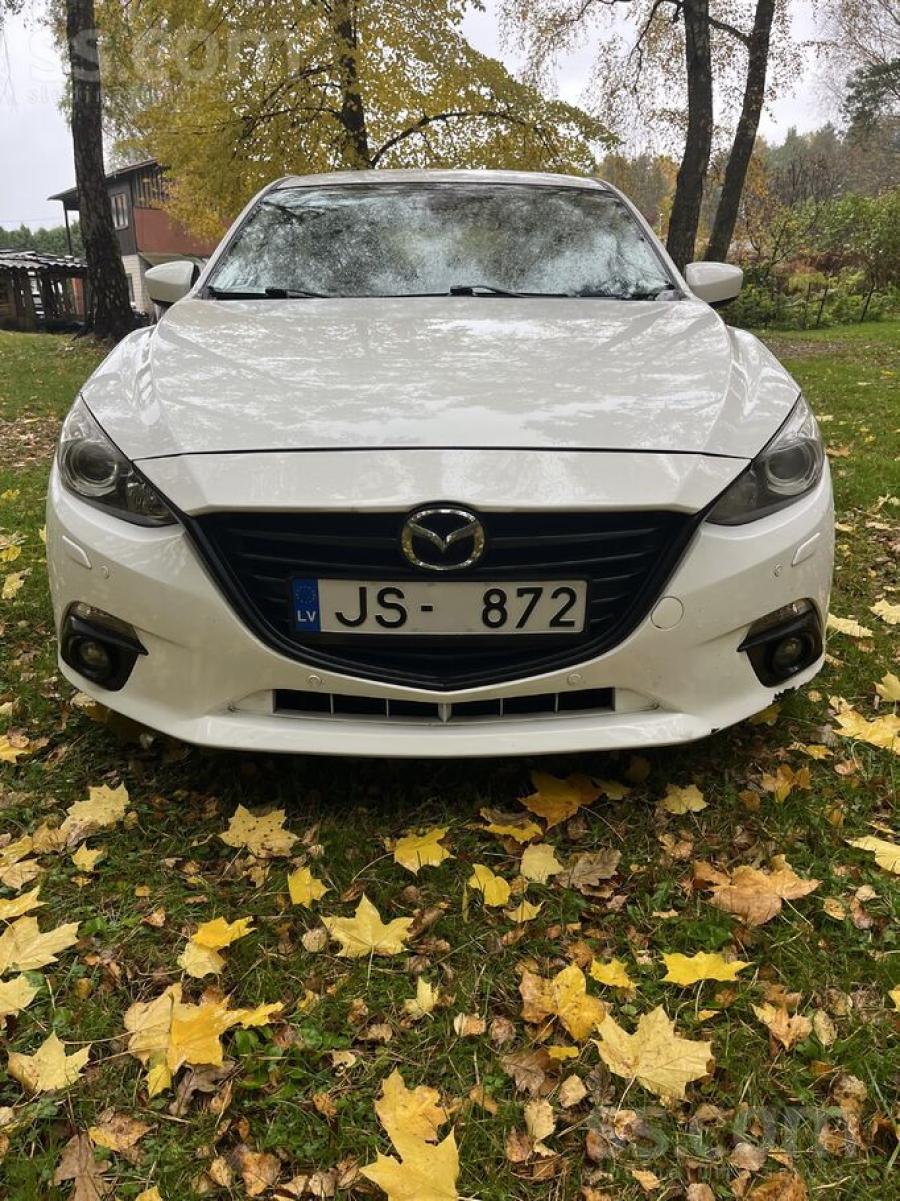 White Mazda 3 2014 in Riga, with an engine capacity of 1.50 L and mileage of 199 thousand km for 5100 €, photo 3 on AUTOMOTO.COM.LV