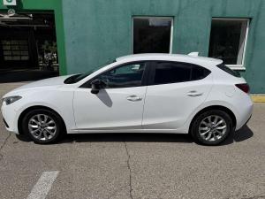 White Mazda 3 2014 in Kaunas, with an engine capacity of 1.50 L and mileage of 170 thousand km for 4500 €, photo 5 on AUTOMOTO.COM.LV