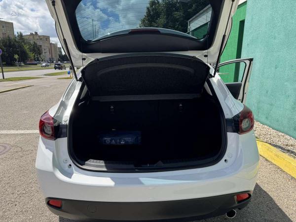 Balts Mazda 3 2014 Kauņa, ar dzinēja tilpumu 1.50 L un nobraukumu 170 tūkst. km par 4500 €, foto 7 vietnē AUTOMOTO.COM.LV
