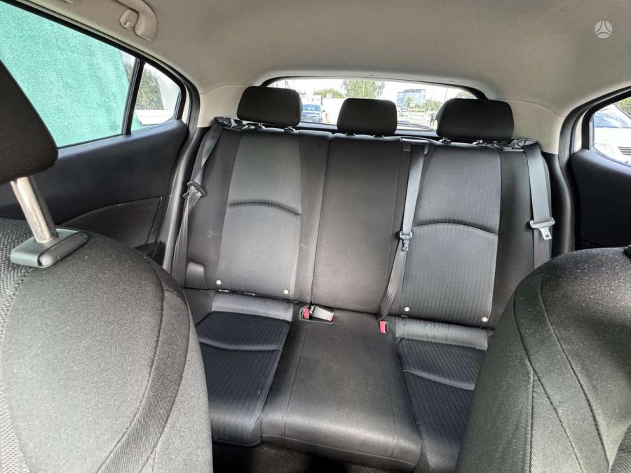 White Mazda 3 2014 in Kaunas, with an engine capacity of 1.50 L and mileage of 170 thousand km for 4500 €, photo 12 on AUTOMOTO.COM.LV