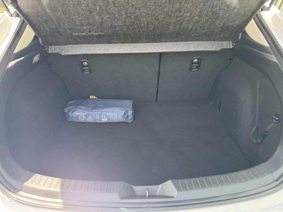 White Mazda 3 2014 in Kaunas, with an engine capacity of 1.50 L and mileage of 170 thousand km for 4500 €, photo 14 on AUTOMOTO.COM.LV