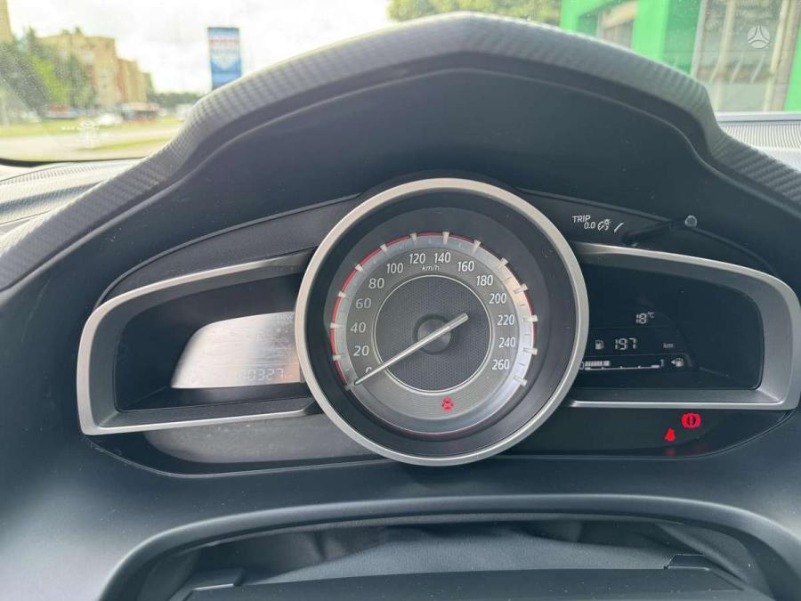 White Mazda 3 2014 in Kaunas, with an engine capacity of 1.50 L and mileage of 170 thousand km for 4500 €, photo 16 on AUTOMOTO.COM.LV