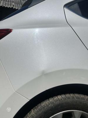 White Mazda 3 2015 in Silale, with an engine capacity of 2.19 L and mileage of 176 thousand km for 3300 €, photo 12 on AUTOMOTO.COM.LV