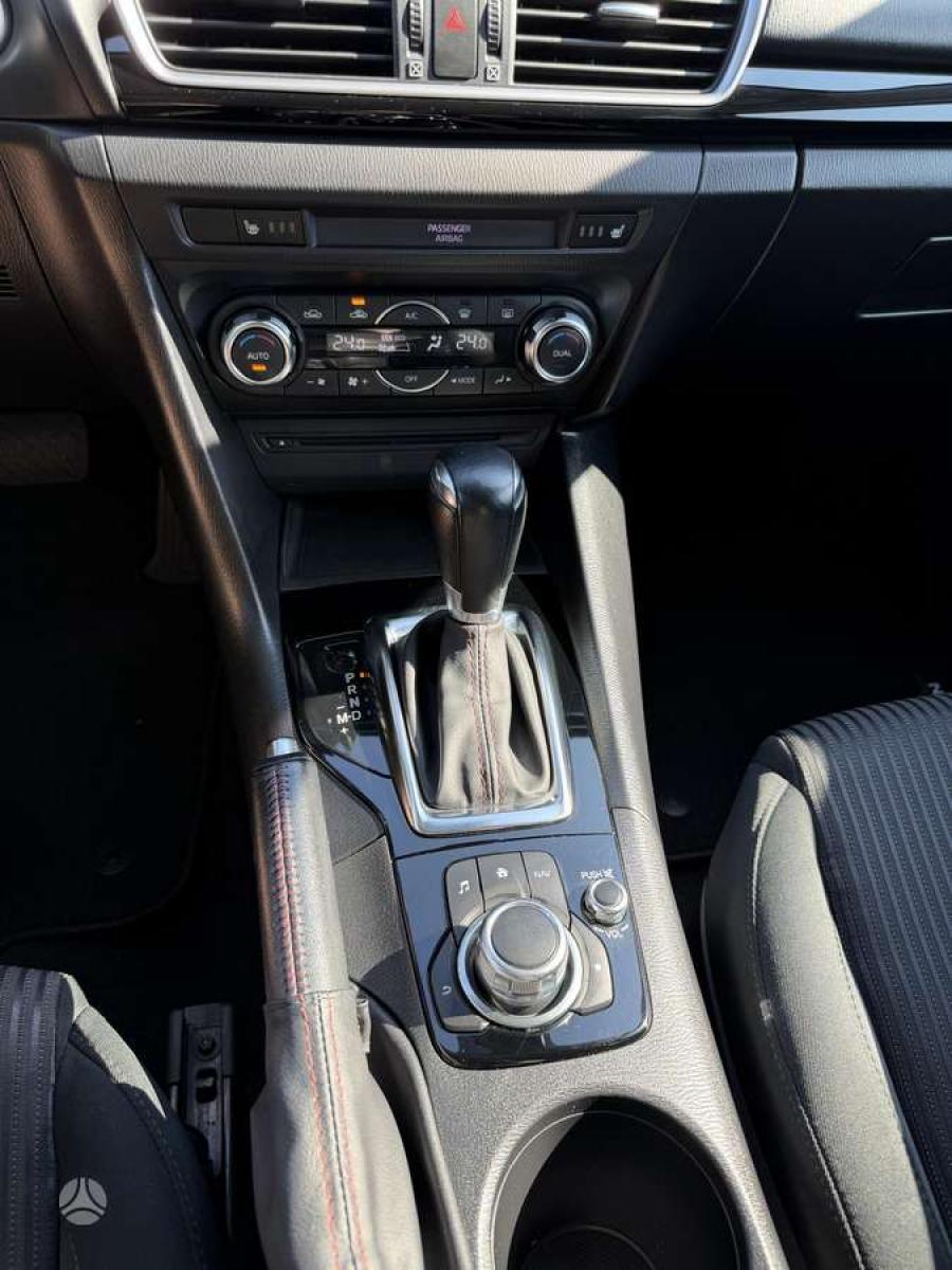 White Mazda 3 2015 in Klaipeda, with an engine capacity of 2.00 L and mileage of 179 thousand km for 9100 €, photo 21 on AUTOMOTO.COM.LV