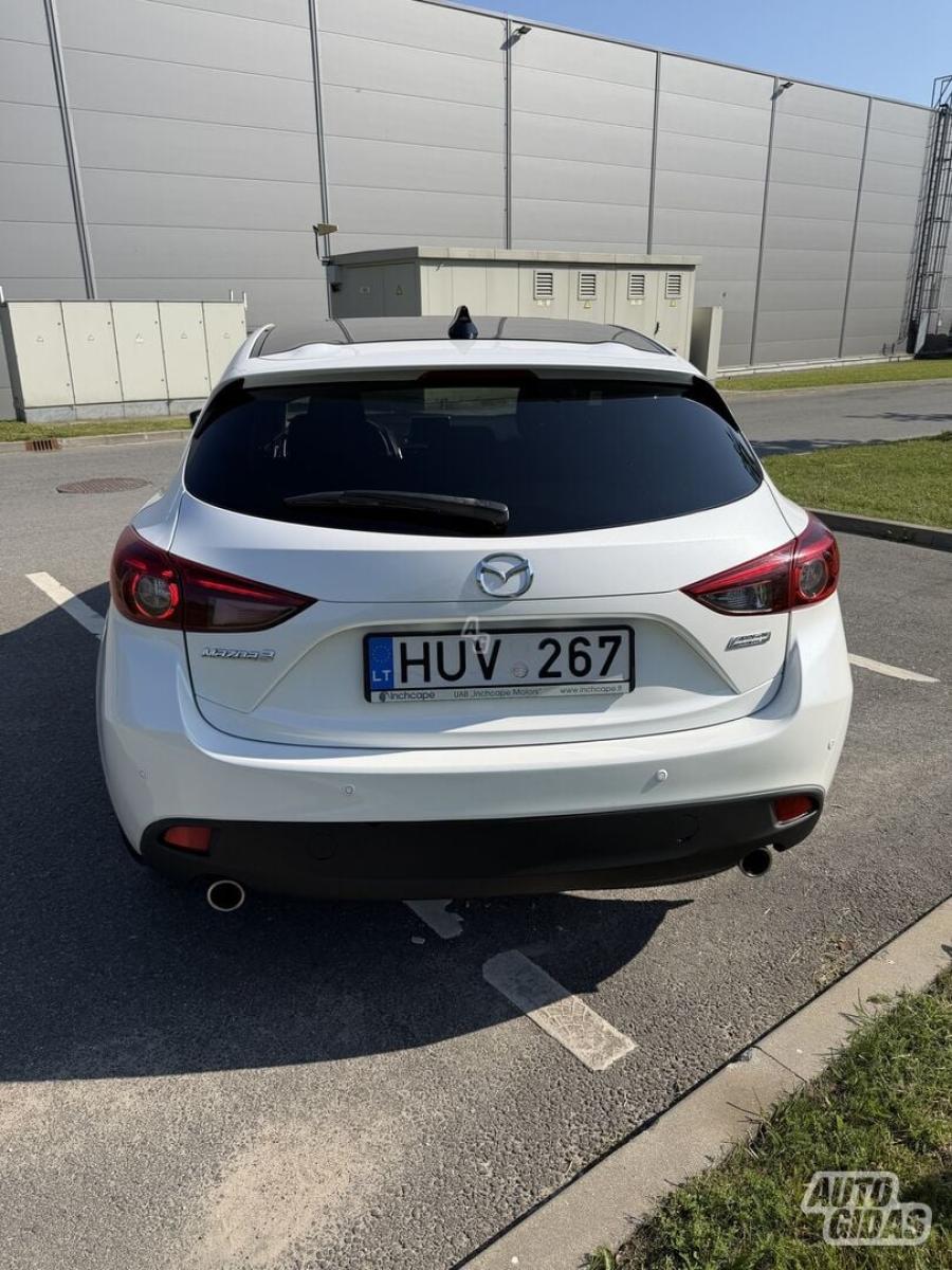 White Mazda 3 2015 in Klaipeda, with an engine capacity of 2.00 L and mileage of 179 thousand km for 9100 €, photo 5 on AUTOMOTO.COM.LV
