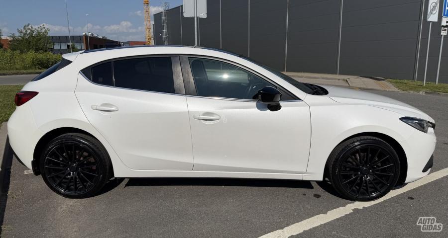White Mazda 3 2015 in Klaipeda, with an engine capacity of 2.00 L and mileage of 179 thousand km for 9100 €, photo 10 on AUTOMOTO.COM.LV