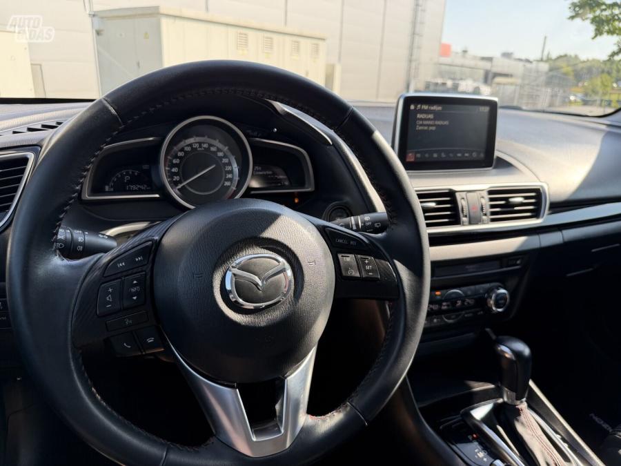 White Mazda 3 2015 in Klaipeda, with an engine capacity of 2.00 L and mileage of 179 thousand km for 9100 €, photo 23 on AUTOMOTO.COM.LV