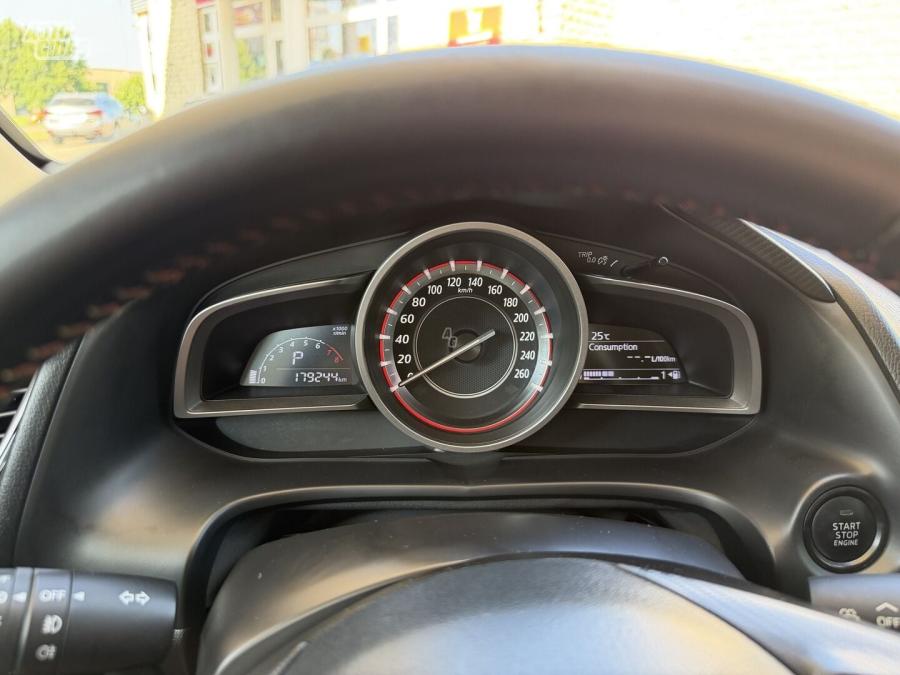 White Mazda 3 2015 in Klaipeda, with an engine capacity of 2.00 L and mileage of 179 thousand km for 9100 €, photo 28 on AUTOMOTO.COM.LV