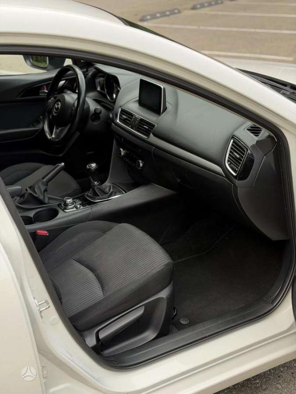 Balts Mazda 3 2016 Klaipėda, ar dzinēja tilpumu 2.19 L un nobraukumu 244 tūkst. km par 6200 €, foto 7 vietnē AUTOMOTO.COM.LV