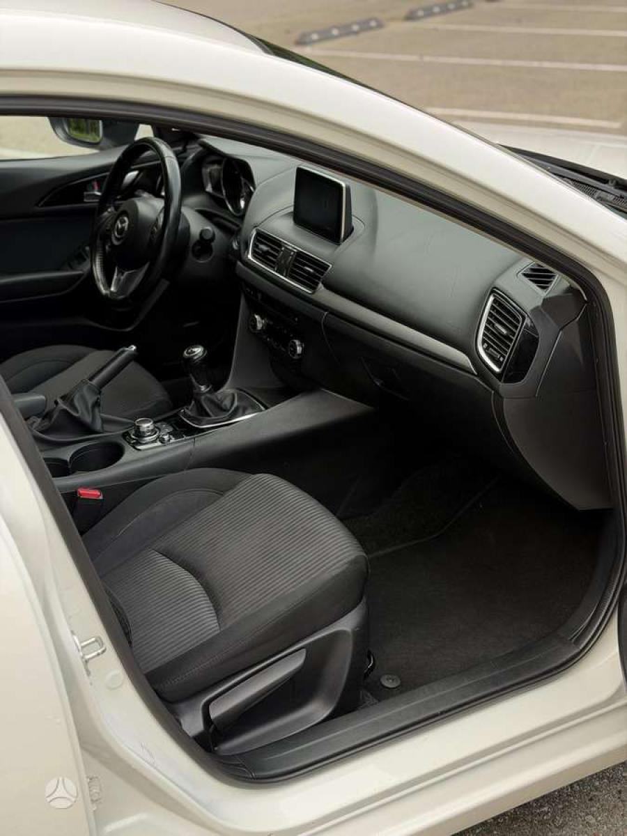 Balts Mazda 3 2016 Klaipėda, ar dzinēja tilpumu 2.19 L un nobraukumu 244 tūkst. km par 6200 €, foto 8 vietnē AUTOMOTO.COM.LV