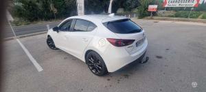 White Mazda 3 2016 in Taurage, with an engine capacity of 1.50 L and mileage of 171 thousand km for 4900 €, photo 7 on AUTOMOTO.COM.LV