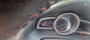 White Mazda 3 2016 in Taurage, with an engine capacity of 1.50 L and mileage of 171 thousand km for 4900 €, photo 21 on AUTOMOTO.COM.LV