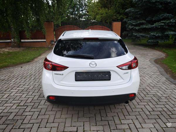 White Mazda 3 2017 in Siauliai, with an engine capacity of 1.50 L and mileage of 186 thousand km for 8750 €, photo 7 on AUTOMOTO.COM.LV