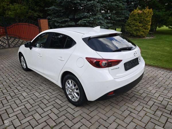 White Mazda 3 2017 in Siauliai, with an engine capacity of 1.50 L and mileage of 186 thousand km for 8750 €, photo 8 on AUTOMOTO.COM.LV
