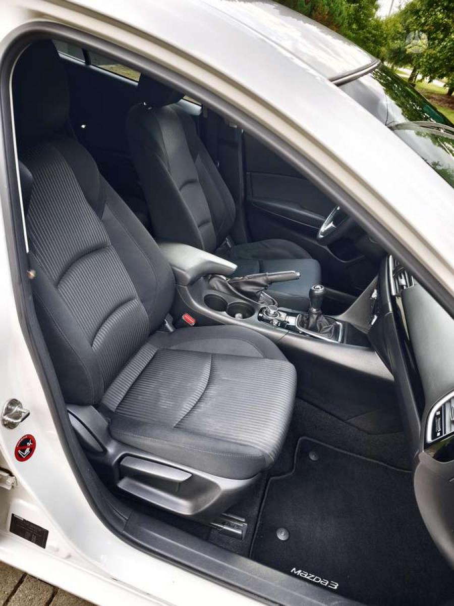 Balts Mazda 3 2017 Šauļi, ar dzinēja tilpumu 1.50 L un nobraukumu 186 tūkst. km par 8750 €, foto 13 vietnē AUTOMOTO.COM.LV