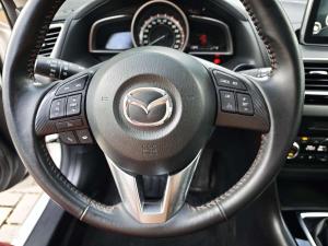 Balts Mazda 3 2017 Šauļi, ar dzinēja tilpumu 1.50 L un nobraukumu 186 tūkst. km par 8750 €, foto 20 vietnē AUTOMOTO.COM.LV
