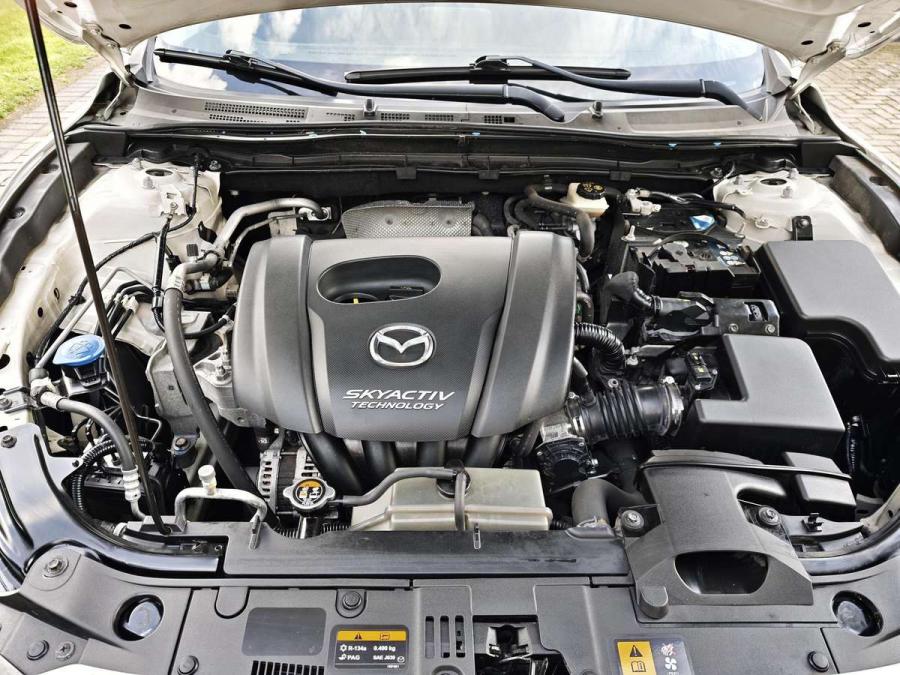 Balts Mazda 3 2017 Šauļi, ar dzinēja tilpumu 1.50 L un nobraukumu 186 tūkst. km par 8750 €, foto 24 vietnē AUTOMOTO.COM.LV