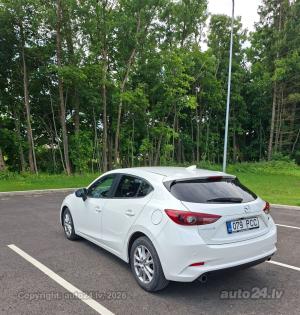 White Mazda 3 2018 in Rakvere, with an engine capacity of 2.00 L and mileage of 115 thousand km for 11900 €, photo 5 on AUTOMOTO.COM.LV