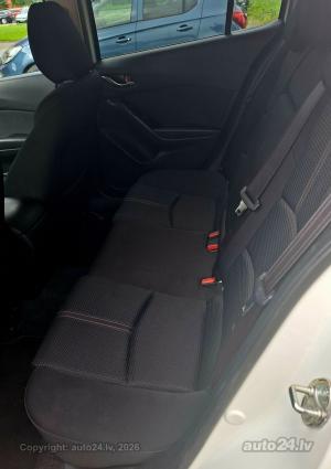 White Mazda 3 2018 in Rakvere, with an engine capacity of 2.00 L and mileage of 115 thousand km for 11900 €, photo 9 on AUTOMOTO.COM.LV